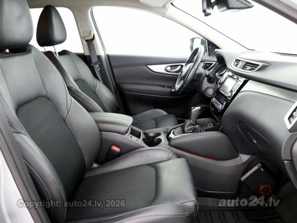 Grey Nissan Qashqai 2017 in Tallinn, with an engine capacity of 1.20 L and mileage of 149 thousand km for 7999 €, photo 6 on AUTOMOTO.COM.LV