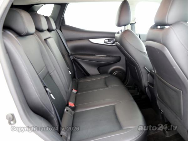 Grey Nissan Qashqai 2017 in Tallinn, with an engine capacity of 1.20 L and mileage of 149 thousand km for 7999 €, photo 7 on AUTOMOTO.COM.LV