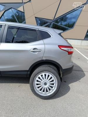 Pelēks Nissan Qashqai 2017 Šauļi, ar dzinēja tilpumu 1.20 L un nobraukumu 206 tūkst. km par 8900 €, foto 10 vietnē AUTOMOTO.COM.LV