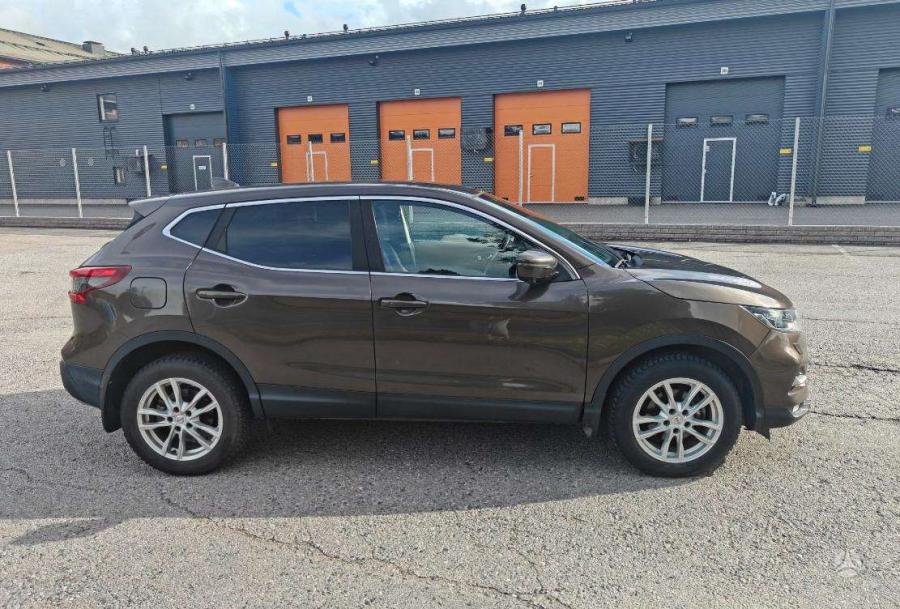 Pelēks Nissan Qashqai 2017 Viļņa, ar dzinēja tilpumu 1.20 L un nobraukumu 41 tūkst. km par 9000 €, foto 1 vietnē AUTOMOTO.COM.LV
