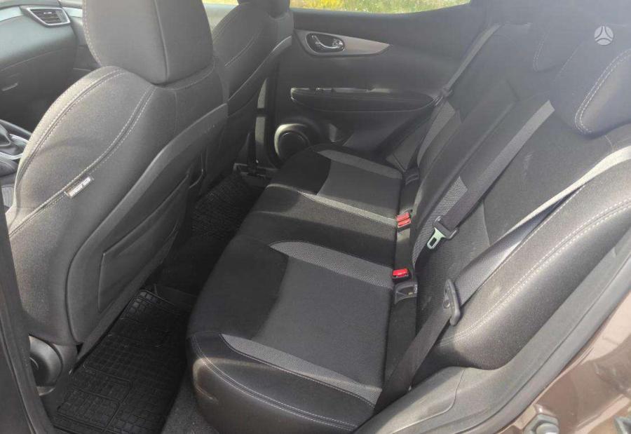 Pelēks Nissan Qashqai 2017 Viļņa, ar dzinēja tilpumu 1.20 L un nobraukumu 41 tūkst. km par 9000 €, foto 10 vietnē AUTOMOTO.COM.LV