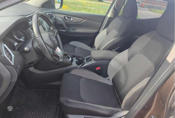 Grey Nissan Qashqai 2017 in Vilnius, with an engine capacity of 1.20 L and mileage of 41 thousand km for 9000 €, photo 11 on AUTOMOTO.COM.LV