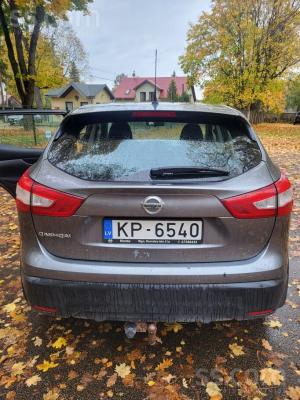 Pelēks Nissan Qashqai 2017 Rīga, ar dzinēja tilpumu 1.60 L un nobraukumu 335 tūkst. km par 5500 €, foto 4 vietnē AUTOMOTO.COM.LV