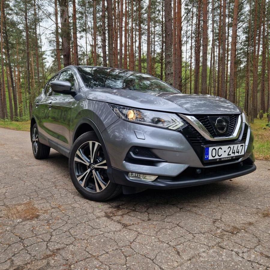 Grey Nissan Qashqai 2018 in Daugavpils, with an engine capacity of 1.60 L and mileage of 177 thousand km for 12500 €, photo 2 on AUTOMOTO.COM.LV