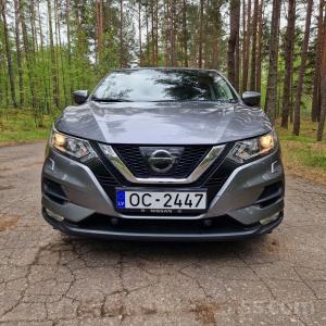 Grey Nissan Qashqai 2018 in Daugavpils, with an engine capacity of 1.60 L and mileage of 177 thousand km for 12500 €, photo 3 on AUTOMOTO.COM.LV