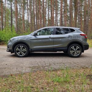 Grey Nissan Qashqai 2018 in Daugavpils, with an engine capacity of 1.60 L and mileage of 177 thousand km for 12500 €, photo 4 on AUTOMOTO.COM.LV