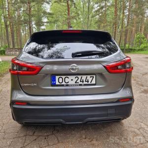 Grey Nissan Qashqai 2018 in Daugavpils, with an engine capacity of 1.60 L and mileage of 177 thousand km for 12500 €, photo 6 on AUTOMOTO.COM.LV