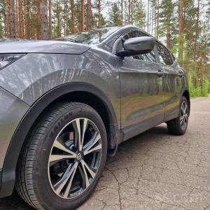 Grey Nissan Qashqai 2018 in Daugavpils, with an engine capacity of 1.60 L and mileage of 177 thousand km for 12500 €, photo 9 on AUTOMOTO.COM.LV