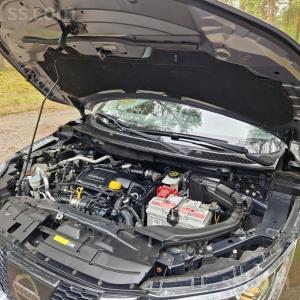 Grey Nissan Qashqai 2018 in Daugavpils, with an engine capacity of 1.60 L and mileage of 177 thousand km for 12500 €, photo 12 on AUTOMOTO.COM.LV