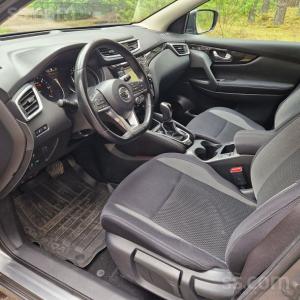 Grey Nissan Qashqai 2018 in Daugavpils, with an engine capacity of 1.60 L and mileage of 177 thousand km for 12500 €, photo 16 on AUTOMOTO.COM.LV