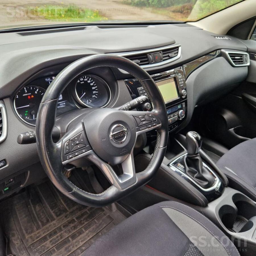 Grey Nissan Qashqai 2018 in Daugavpils, with an engine capacity of 1.60 L and mileage of 177 thousand km for 12500 €, photo 17 on AUTOMOTO.COM.LV
