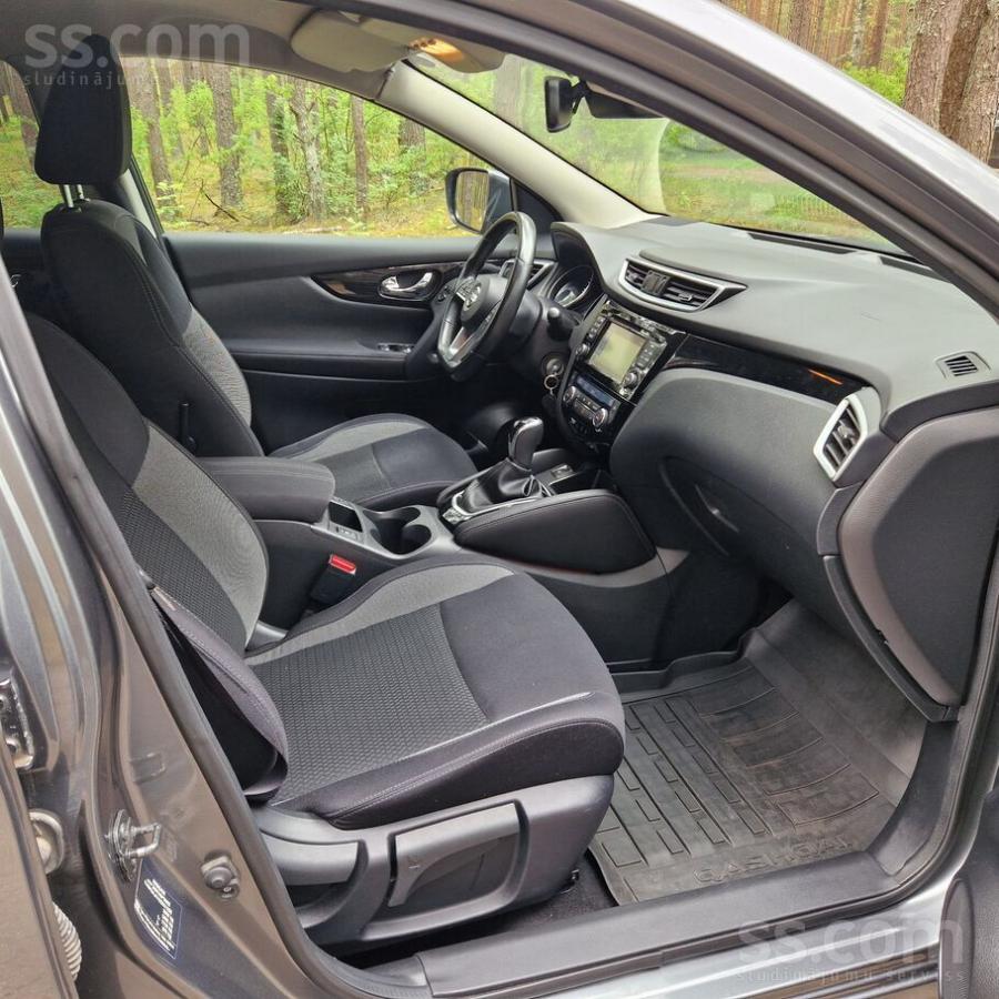 Grey Nissan Qashqai 2018 in Daugavpils, with an engine capacity of 1.60 L and mileage of 177 thousand km for 12500 €, photo 18 on AUTOMOTO.COM.LV