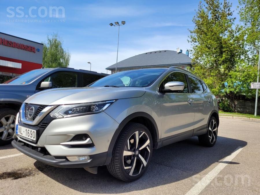 Grey Nissan Qashqai 2018 in Riga, with an engine capacity of 1.50 L and mileage of 185 thousand km for 4900 €, photo 1 on AUTOMOTO.COM.LV