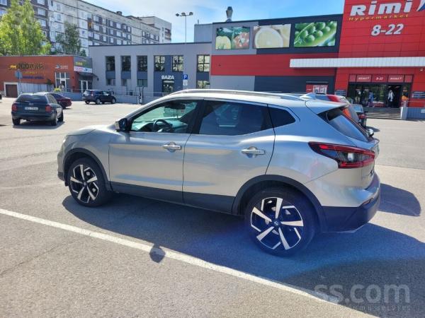 Grey Nissan Qashqai 2018 in Riga, with an engine capacity of 1.50 L and mileage of 185 thousand km for 4900 €, photo 3 on AUTOMOTO.COM.LV