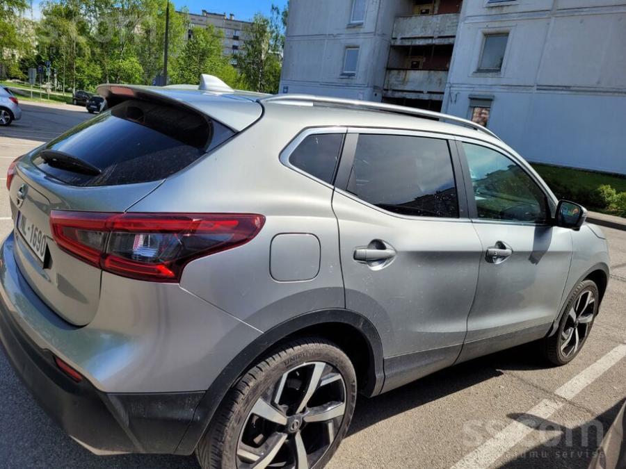 Grey Nissan Qashqai 2018 in Riga, with an engine capacity of 1.50 L and mileage of 185 thousand km for 4900 €, photo 4 on AUTOMOTO.COM.LV