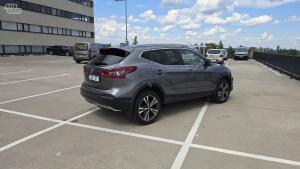 Grey Nissan Qashqai 2018 in Vilnius, with an engine capacity of 1.20 L and mileage of 78 thousand km for 10999 €, photo  on AUTOMOTO.COM.LV