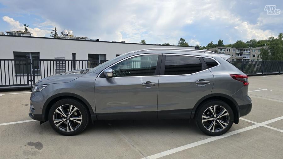 Grey Nissan Qashqai 2018 in Vilnius, with an engine capacity of 1.20 L and mileage of 78 thousand km for 10999 €, photo 16 on AUTOMOTO.COM.LV