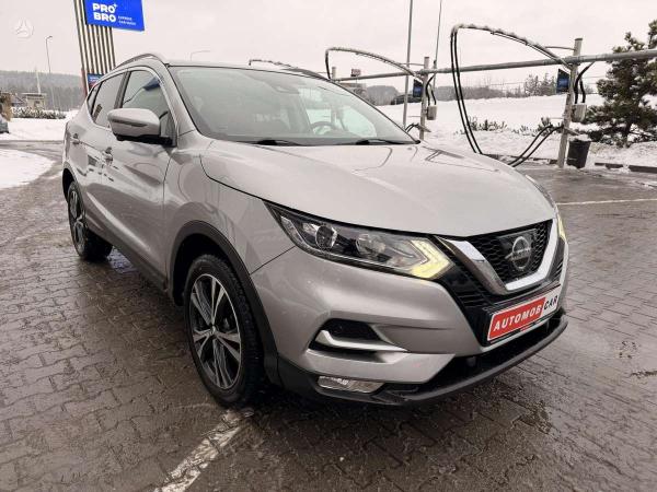 Grey Nissan Qashqai 2018 in Vilnius, with an engine capacity of 1.20 L and mileage of 142 thousand km for 10550 €, photo 1 on AUTOMOTO.COM.LV