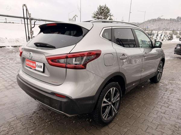 Grey Nissan Qashqai 2018 in Vilnius, with an engine capacity of 1.20 L and mileage of 142 thousand km for 10550 €, photo 4 on AUTOMOTO.COM.LV