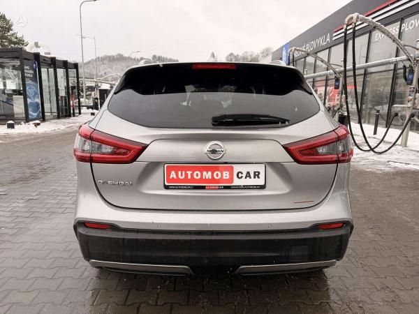 Grey Nissan Qashqai 2018 in Vilnius, with an engine capacity of 1.20 L and mileage of 142 thousand km for 10550 €, photo 5 on AUTOMOTO.COM.LV