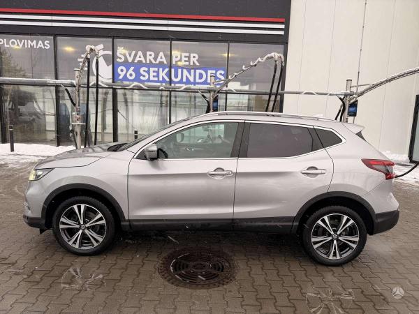Grey Nissan Qashqai 2018 in Vilnius, with an engine capacity of 1.20 L and mileage of 142 thousand km for 10550 €, photo 8 on AUTOMOTO.COM.LV