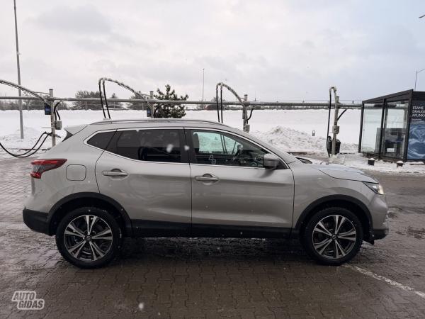 Grey Nissan Qashqai 2018 in Vilnius, with an engine capacity of 1.20 L and mileage of 141 thousand km for 9250 €, photo 7 on AUTOMOTO.COM.LV