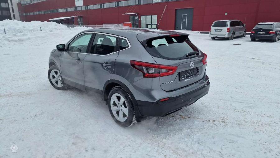 Grey Nissan Qashqai 2018 in Kaunas, with an engine capacity of 1.20 L and mileage of 88 thousand km for 13500 €, photo 2 on AUTOMOTO.COM.LV