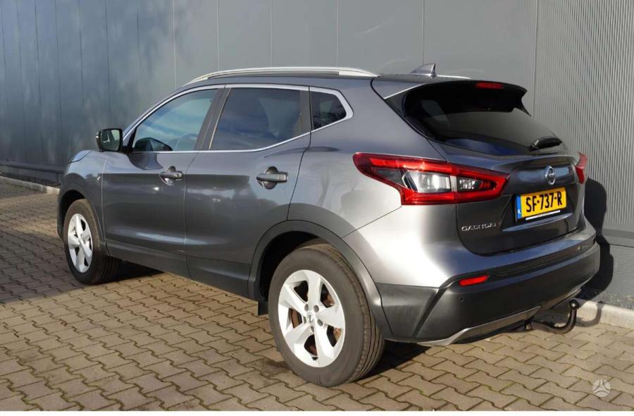 Grey Nissan Qashqai 2018 in Vilnius, with an engine capacity of 1.46 L and mileage of 249 thousand km for 9990 €, photo 2 on AUTOMOTO.COM.LV