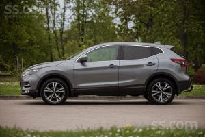 Grey Nissan Qashqai 2018 in Riga, with an engine capacity of 1.20 L and mileage of 0 thousand km for 11350 €, photo 6 on AUTOMOTO.COM.LV