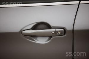 Grey Nissan Qashqai 2018 in Riga, with an engine capacity of 1.20 L and mileage of 0 thousand km for 11350 €, photo 10 on AUTOMOTO.COM.LV