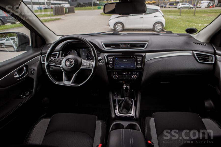Grey Nissan Qashqai 2018 in Riga, with an engine capacity of 1.20 L and mileage of 0 thousand km for 11350 €, photo 15 on AUTOMOTO.COM.LV