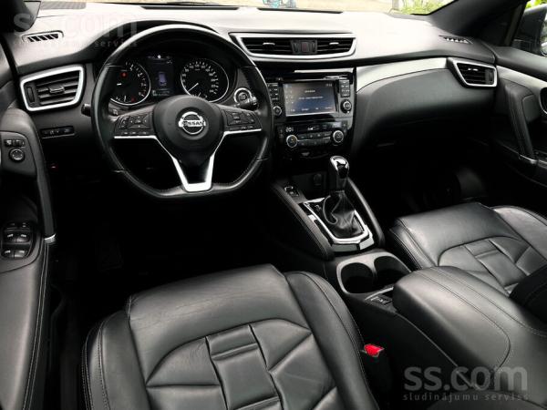 Grey Nissan Qashqai 2018 in Jelgava, with an engine capacity of 1.20 L and mileage of 162 thousand km for 12590 €, photo 6 on AUTOMOTO.COM.LV