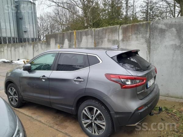 Grey Nissan Qashqai 2018 in Jelgava, with an engine capacity of 1.60 L and mileage of 256 thousand km for 8000 €, photo 3 on AUTOMOTO.COM.LV