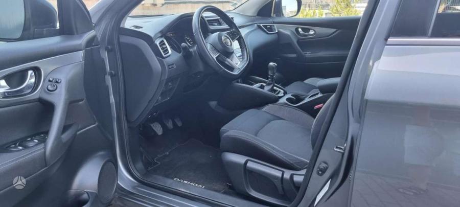 Pelēks Nissan Qashqai 2018 Šauļi, ar dzinēja tilpumu 1.60 L un nobraukumu 197 tūkst. km par 11500 €, foto 13 vietnē AUTOMOTO.COM.LV