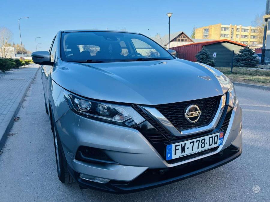 Grey Nissan Qashqai 2018 in Kaunas, with an engine capacity of 1.50 L and mileage of 199 thousand km for 10999 €, photo 3 on AUTOMOTO.COM.LV