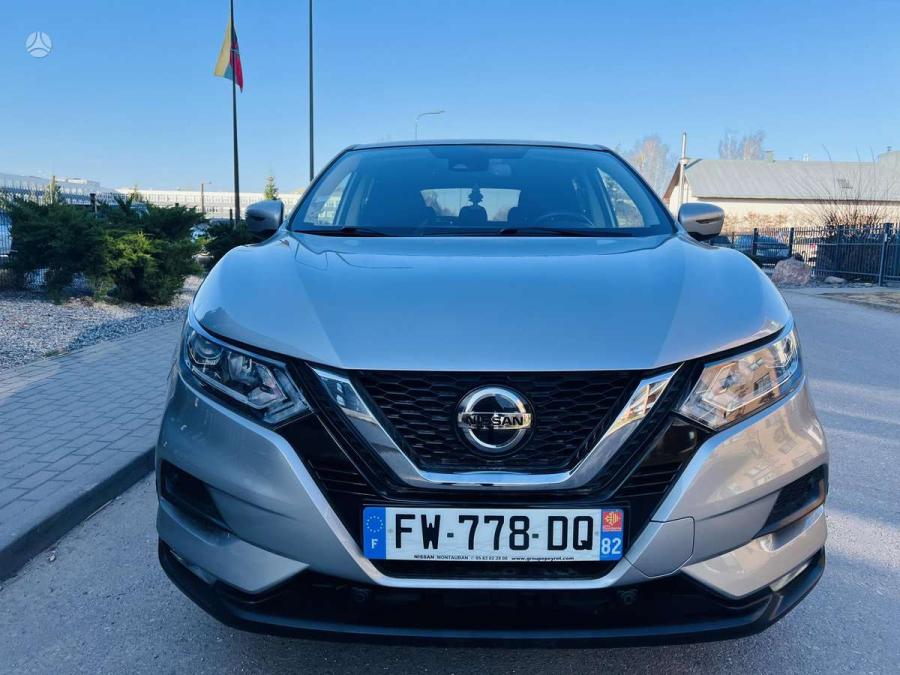 Grey Nissan Qashqai 2018 in Kaunas, with an engine capacity of 1.50 L and mileage of 199 thousand km for 10999 €, photo 4 on AUTOMOTO.COM.LV