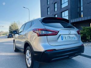 Grey Nissan Qashqai 2018 in Kaunas, with an engine capacity of 1.50 L and mileage of 199 thousand km for 10999 €, photo 5 on AUTOMOTO.COM.LV