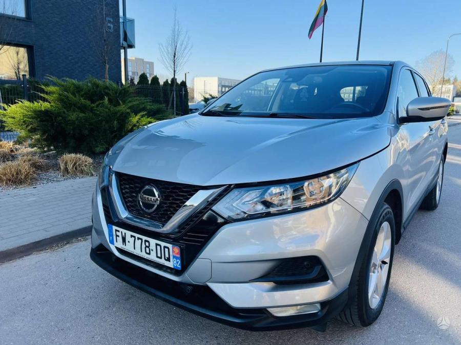 Grey Nissan Qashqai 2018 in Kaunas, with an engine capacity of 1.50 L and mileage of 199 thousand km for 10999 €, photo 6 on AUTOMOTO.COM.LV