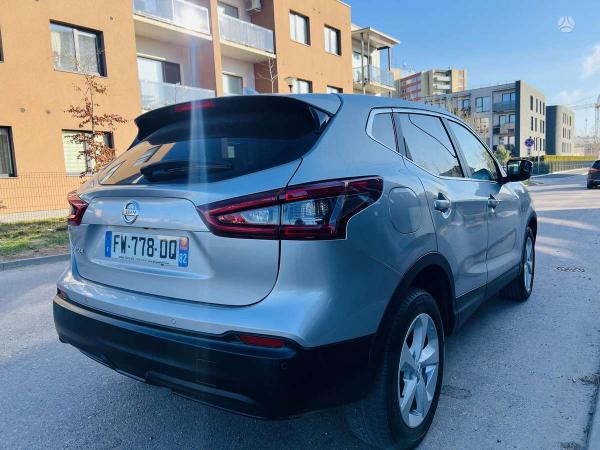 Grey Nissan Qashqai 2018 in Kaunas, with an engine capacity of 1.50 L and mileage of 199 thousand km for 10999 €, photo 9 on AUTOMOTO.COM.LV