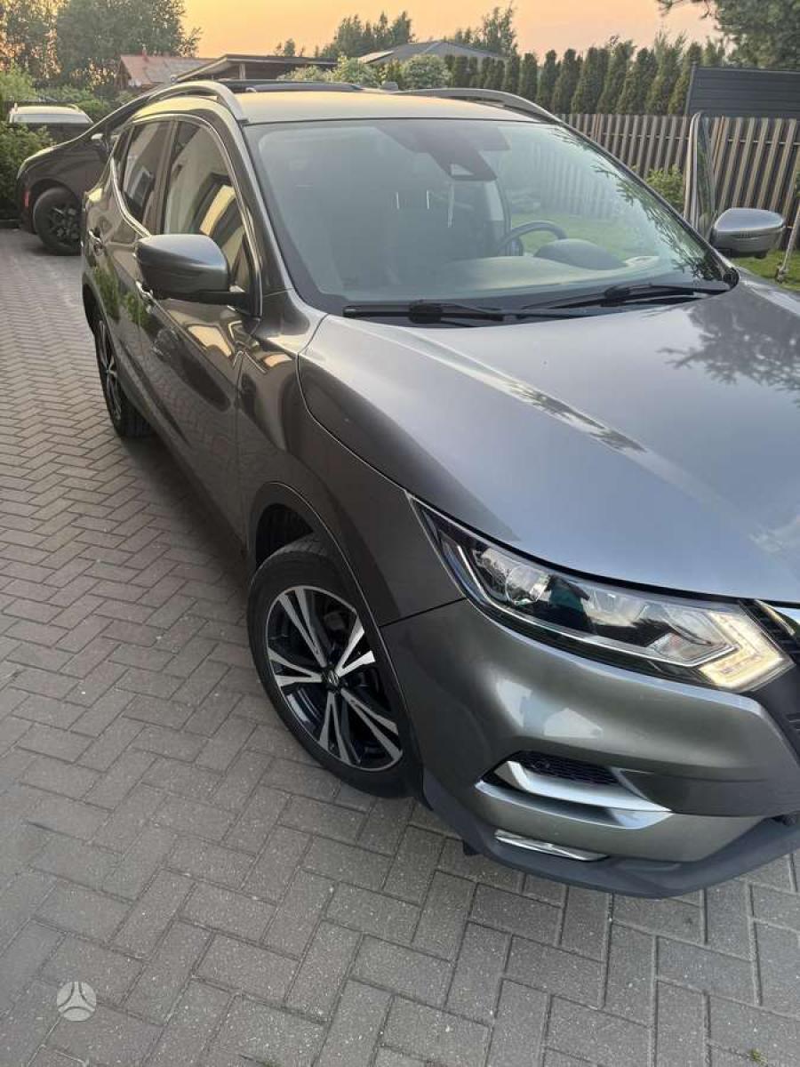 Grey Nissan Qashqai 2018 in Kaunas, with an engine capacity of 1.20 L and mileage of 186 thousand km for 10500 €, photo 4 on AUTOMOTO.COM.LV