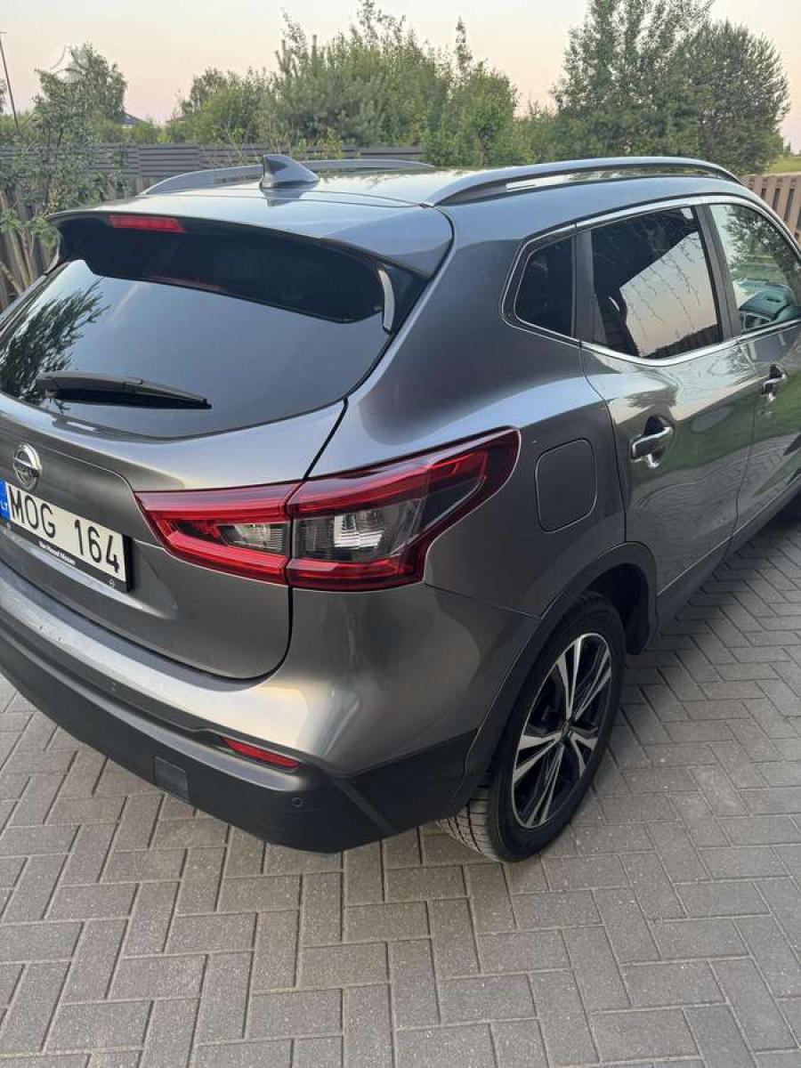 Grey Nissan Qashqai 2018 in Kaunas, with an engine capacity of 1.20 L and mileage of 186 thousand km for 10500 €, photo 5 on AUTOMOTO.COM.LV