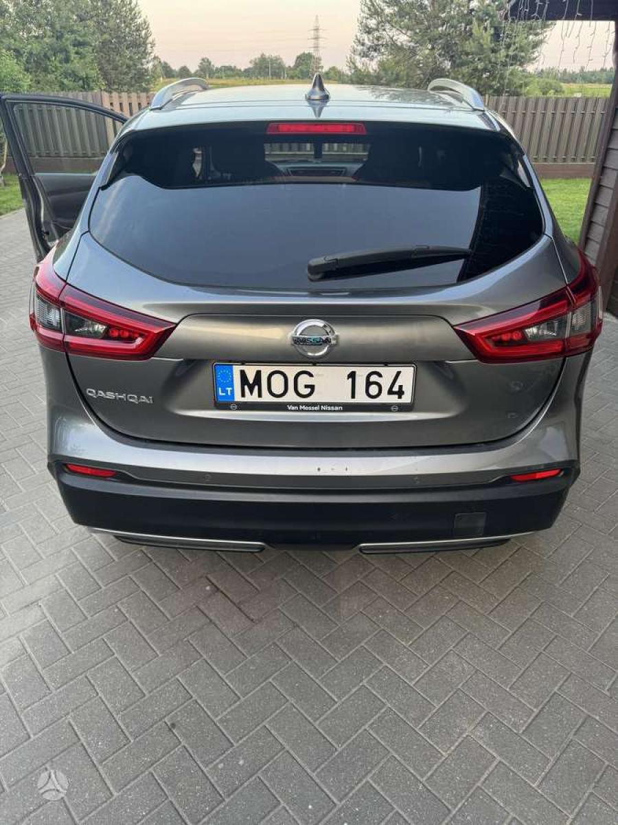 Grey Nissan Qashqai 2018 in Kaunas, with an engine capacity of 1.20 L and mileage of 186 thousand km for 10500 €, photo 6 on AUTOMOTO.COM.LV