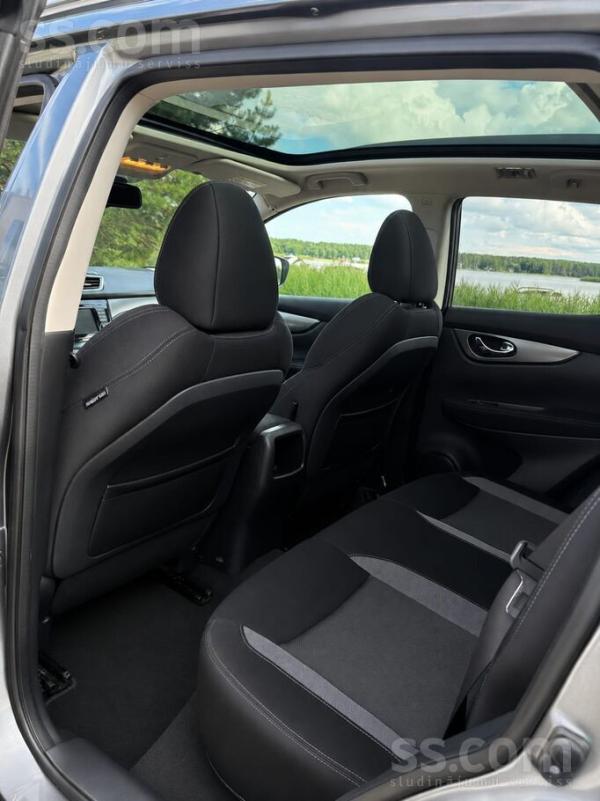 Grey Nissan Qashqai 2018 in Riga, with an engine capacity of 1.20 L and mileage of 80 thousand km for 14950 €, photo 5 on AUTOMOTO.COM.LV