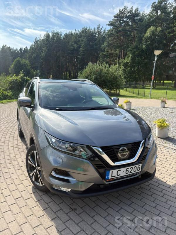 Grey Nissan Qashqai 2018 in Riga, with an engine capacity of 1.20 L and mileage of 80 thousand km for 14950 €, photo 7 on AUTOMOTO.COM.LV