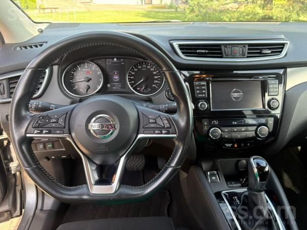 Grey Nissan Qashqai 2018 in Riga, with an engine capacity of 1.20 L and mileage of 80 thousand km for 14950 €, photo 8 on AUTOMOTO.COM.LV