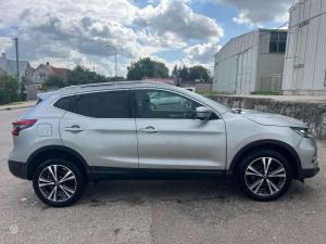 Grey Nissan Qashqai 2018 in Alytus, with an engine capacity of 1.20 L and mileage of 49 thousand km for 6900 €, photo 3 on AUTOMOTO.COM.LV