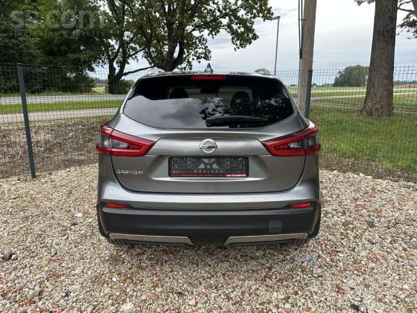 Grey Nissan Qashqai 2018 in Cesis, with an engine capacity of 1.20 L and mileage of 0 thousand km for 12600 €, photo 5 on AUTOMOTO.COM.LV