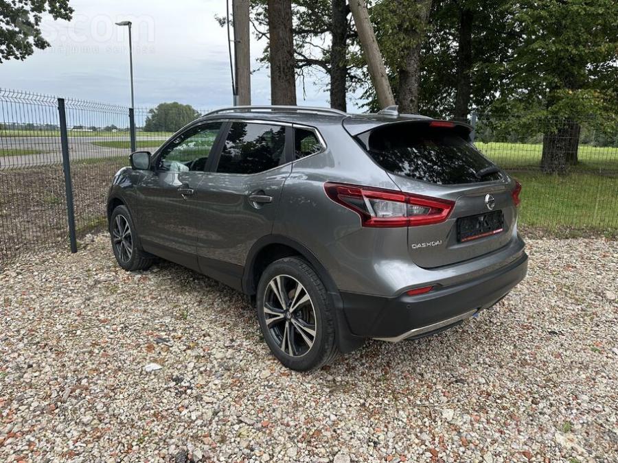 Grey Nissan Qashqai 2018 in Cesis, with an engine capacity of 1.20 L and mileage of 0 thousand km for 12600 €, photo 6 on AUTOMOTO.COM.LV