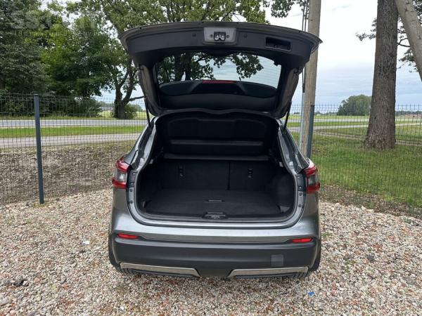 Grey Nissan Qashqai 2018 in Cesis, with an engine capacity of 1.20 L and mileage of 0 thousand km for 12600 €, photo 7 on AUTOMOTO.COM.LV