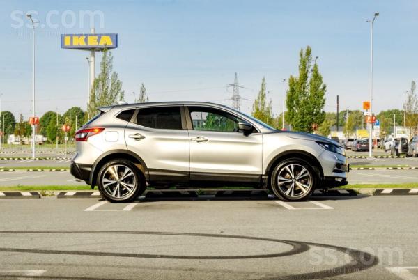 Nissan Qashqai 2018 in Riga on AUTOMOTO.COM.LV Grey Nissan Qashqai 2018 in Riga, with an engine capacity of 1.20 L and mileage of 203 thousand km for 10490 €, photo 10 on AUTOMOTO.COM.LV